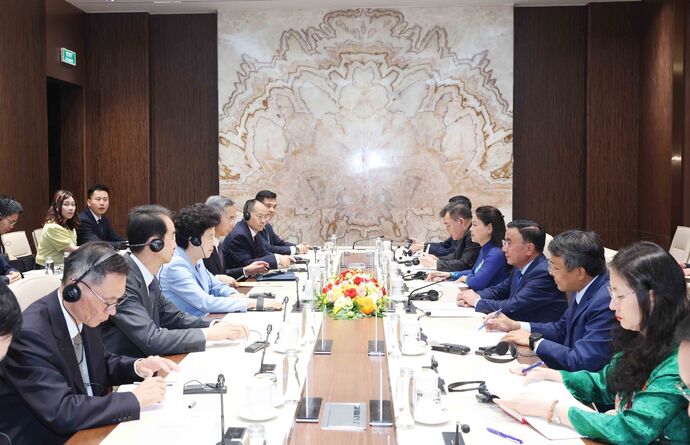 Trân Câm Tu reçoit une délégation de la Conférence consultative ...