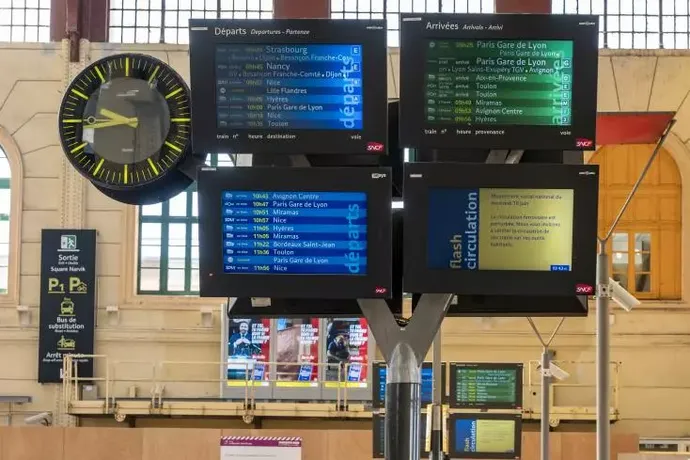 Grève SNCF : les cheminots mobilisés contre la filialisation, les quais ...